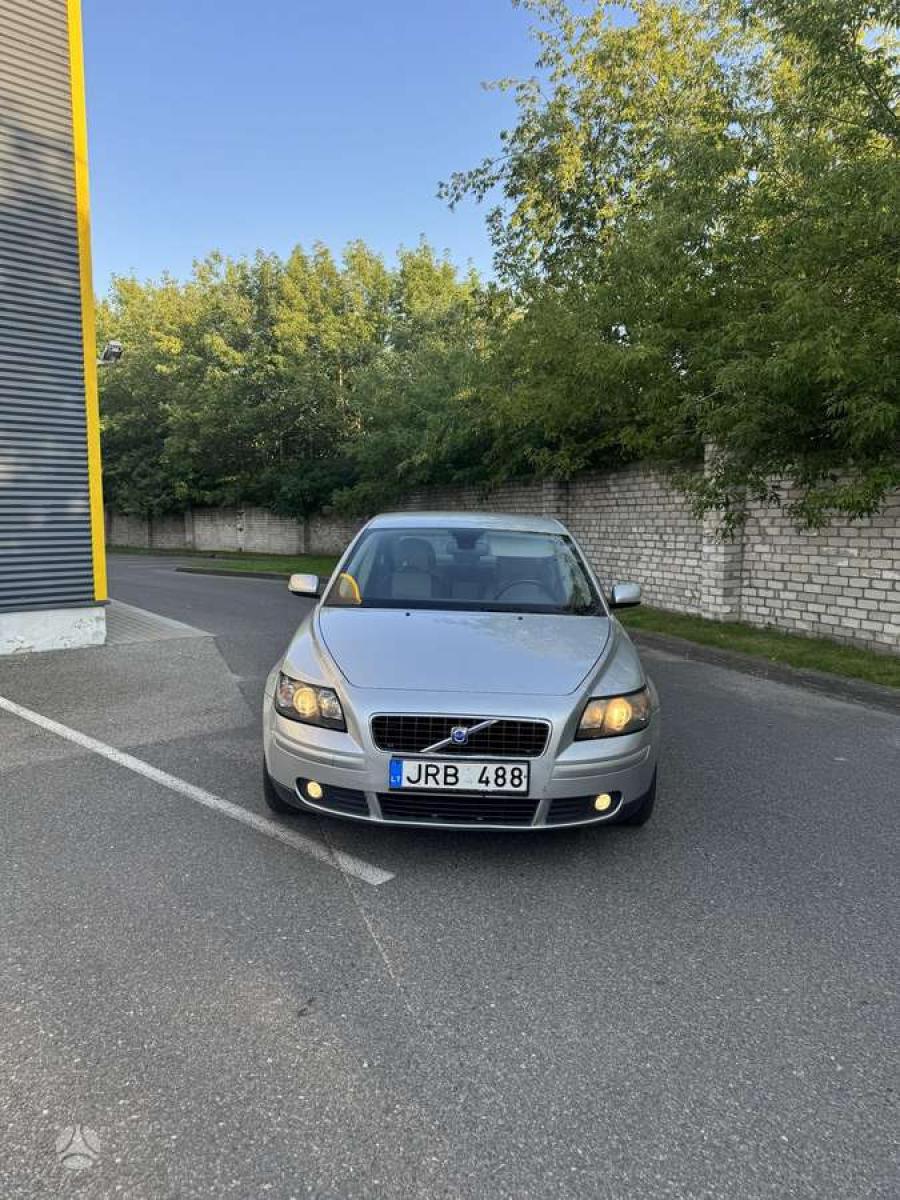 Pelēks Volvo S40 2004 Viļņa, ar dzinēja tilpumu 1.80 L un nobraukumu 203 tūkst. km par 1000 €, foto 7 vietnē AUTOMOTO.COM.LV