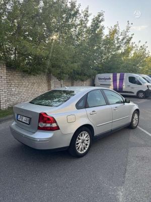 Pelēks Volvo S40 2004 Viļņa, ar dzinēja tilpumu 1.80 L un nobraukumu 203 tūkst. km par 1000 €, foto 9 vietnē AUTOMOTO.COM.LV
