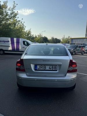 Pelēks Volvo S40 2004 Viļņa, ar dzinēja tilpumu 1.80 L un nobraukumu 203 tūkst. km par 1000 €, foto 11 vietnē AUTOMOTO.COM.LV