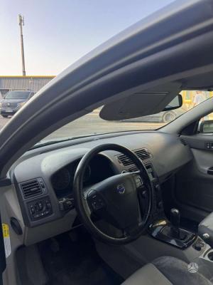 Pelēks Volvo S40 2004 Viļņa, ar dzinēja tilpumu 1.80 L un nobraukumu 203 tūkst. km par 1000 €, foto 14 vietnē AUTOMOTO.COM.LV