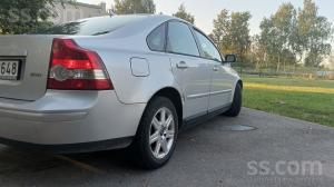 Серый Вольво С40 2004 в Рига, объемом двигателя 2.00 л и пробегом 350 тыс. км за 600 €, фото 4 на AUTOMOTO.COM.LV