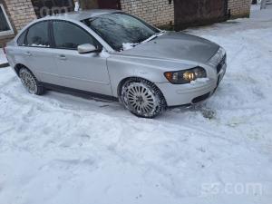 Серый Вольво С40 2004 в Добеле, объемом двигателя 2.40 л и пробегом 220 тыс. км за 1350 €, фото  на AUTOMOTO.COM.LV