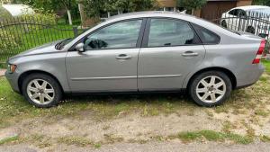 Grey Volvo S40 2004 in Siauliai, with an engine capacity of 2.00 L and mileage of 255 thousand km for 1300 €, photo 3 on AUTOMOTO.COM.LV