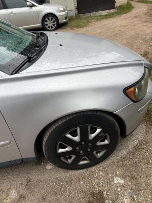 Grey Volvo S40 2004 in Taurage, with an engine capacity of 2.00 L and mileage of 410 thousand km for 1000 €, photo 8 on AUTOMOTO.COM.LV