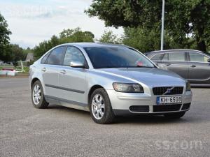 Pelēks Volvo S40 2004 Liepāja, ar dzinēja tilpumu 2.40 L un nobraukumu 256 tūkst. km par 1950 €, foto 5 vietnē AUTOMOTO.COM.LV