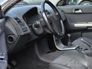 Pelēks Volvo S40 2004 Liepāja, ar dzinēja tilpumu 2.40 L un nobraukumu 256 tūkst. km par 1950 €, foto 9 vietnē AUTOMOTO.COM.LV