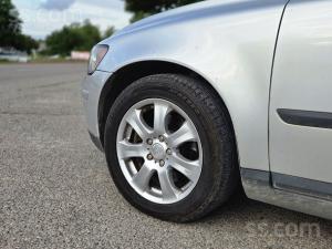 Pelēks Volvo S40 2004 Liepāja, ar dzinēja tilpumu 2.40 L un nobraukumu 256 tūkst. km par 1950 €, foto 15 vietnē AUTOMOTO.COM.LV