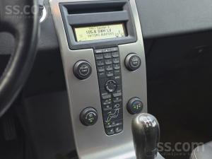 Pelēks Volvo S40 2004 Liepāja, ar dzinēja tilpumu 2.40 L un nobraukumu 256 tūkst. km par 1950 €, foto 16 vietnē AUTOMOTO.COM.LV