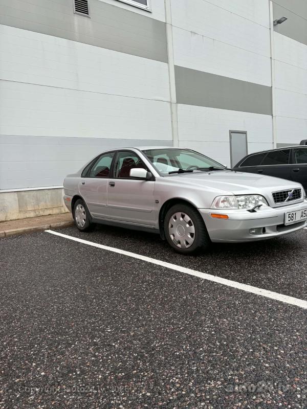 Grey Volvo S40 2004 in Tallinn, with an engine capacity of 1.90 L and mileage of 113 thousand km for 1900 €, photo 1 on AUTOMOTO.COM.LV