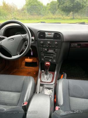 Grey Volvo S40 2004 in Tallinn, with an engine capacity of 1.90 L and mileage of 113 thousand km for 1900 €, photo 4 on AUTOMOTO.COM.LV