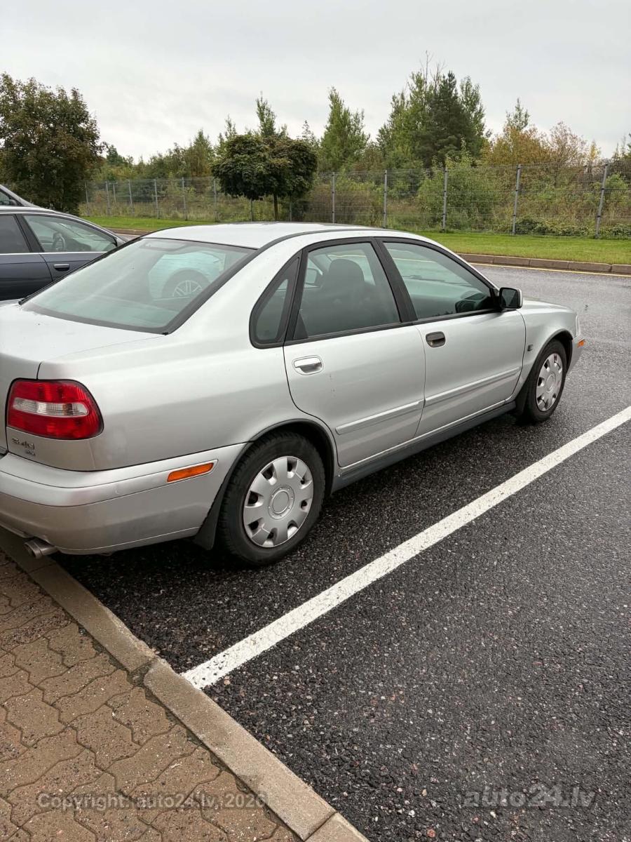 Grey Volvo S40 2004 in Tallinn, with an engine capacity of 1.90 L and mileage of 113 thousand km for 1900 €, photo 6 on AUTOMOTO.COM.LV