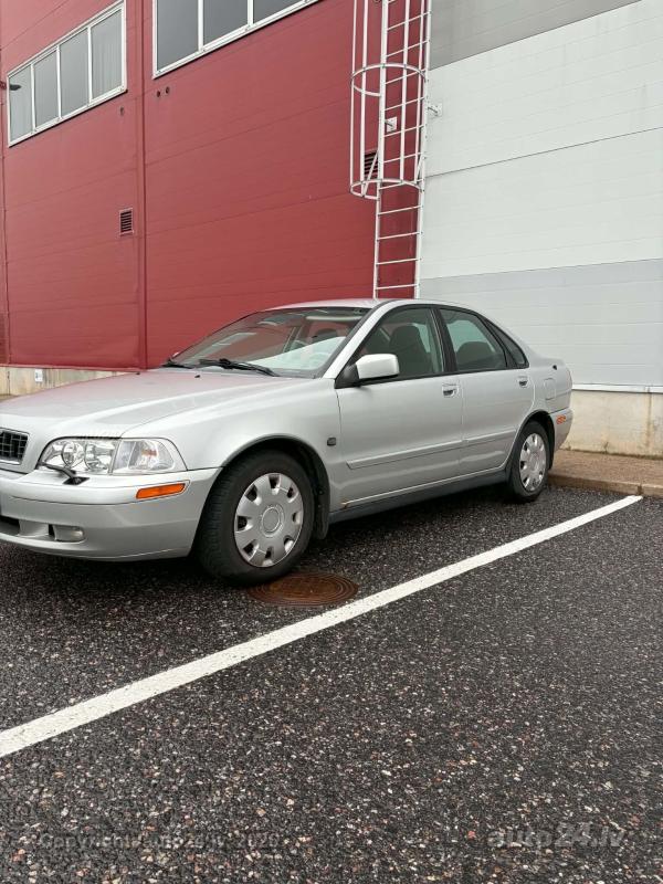 Grey Volvo S40 2004 in Tallinn, with an engine capacity of 1.90 L and mileage of 113 thousand km for 1900 €, photo 7 on AUTOMOTO.COM.LV