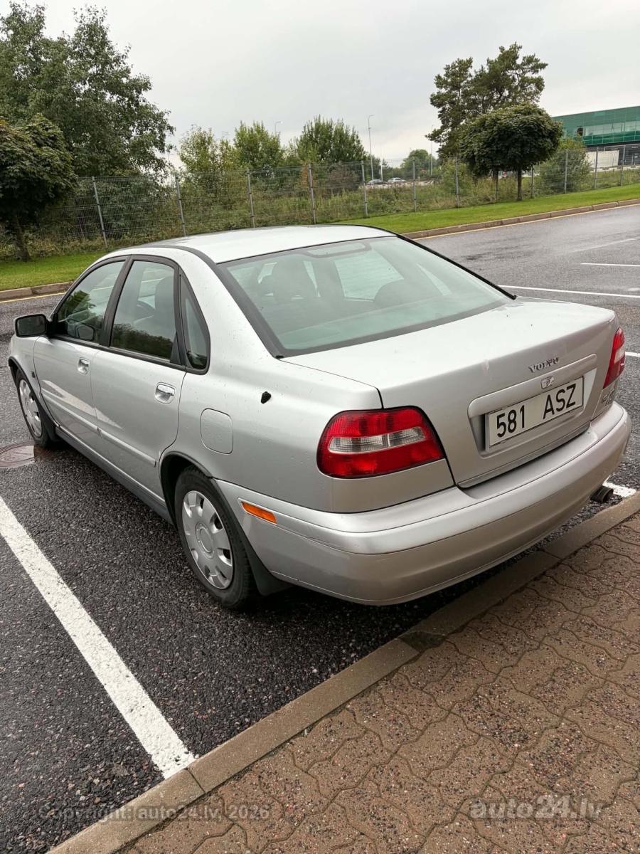 Grey Volvo S40 2004 in Tallinn, with an engine capacity of 1.90 L and mileage of 113 thousand km for 1900 €, photo 8 on AUTOMOTO.COM.LV