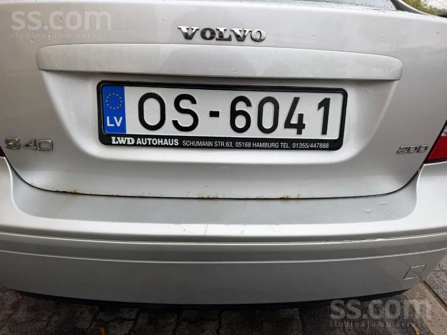 Grey Volvo S40 2004 in Jelgava, with an engine capacity of 2.00 L and mileage of 355 thousand km for 1600 €, photo 5 on AUTOMOTO.COM.LV
