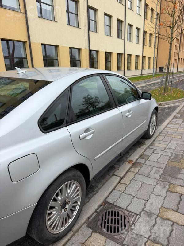Pelēks Volvo S40 2004 Jelgava, ar dzinēja tilpumu 2.00 L un nobraukumu 355 tūkst. km par 1600 €, foto 7 vietnē AUTOMOTO.COM.LV