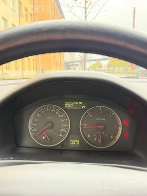 Grey Volvo S40 2004 in Jelgava, with an engine capacity of 2.00 L and mileage of 355 thousand km for 1600 €, photo 11 on AUTOMOTO.COM.LV