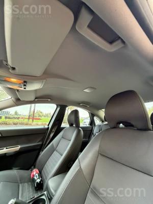 Grey Volvo S40 2004 in Jelgava, with an engine capacity of 2.00 L and mileage of 355 thousand km for 1600 €, photo 12 on AUTOMOTO.COM.LV