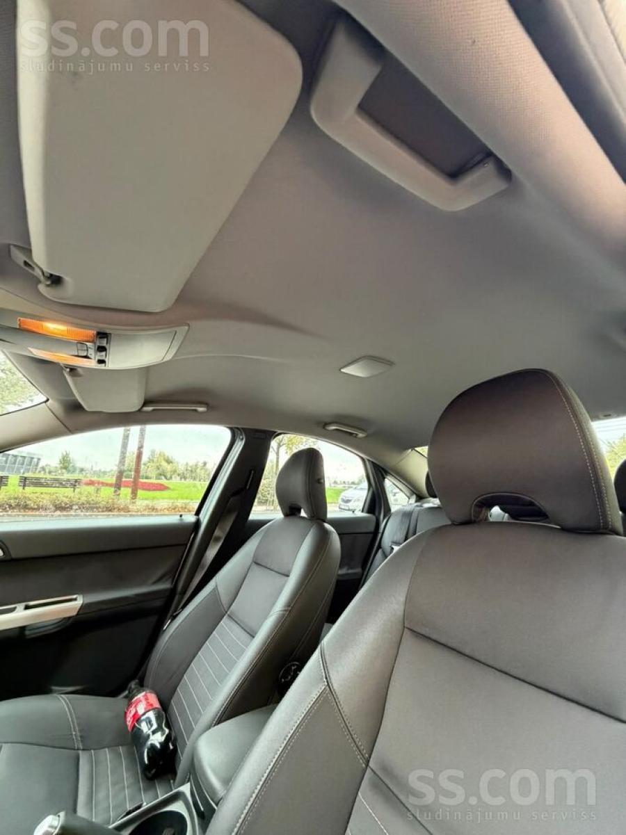 Grey Volvo S40 2004 in Jelgava, with an engine capacity of 2.00 L and mileage of 355 thousand km for 1600 €, photo 12 on AUTOMOTO.COM.LV