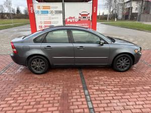Grey Volvo S40 2005 in Jelgava, with an engine capacity of 2.00 L and mileage of 249 thousand km for 2150 €, photo 4 on AUTOMOTO.COM.LV