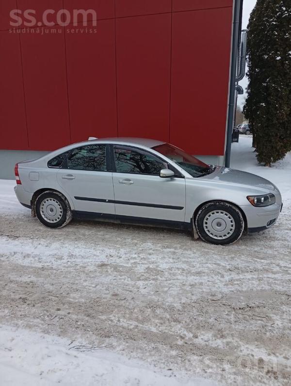 Pelēks Volvo S40 2005 Jelgava, ar dzinēja tilpumu 1.80 L un nobraukumu 237 tūkst. km par 1800 €, foto 2 vietnē AUTOMOTO.COM.LV