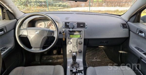 Pelēks Volvo S40 2005 Jelgava, ar dzinēja tilpumu 1.60 L un nobraukumu 339 tūkst. km par 1550 €, foto 9 vietnē AUTOMOTO.COM.LV