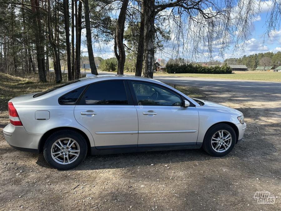 Pelēks Volvo S40 2005 Jurbarkas, ar dzinēja tilpumu 1.80 L un nobraukumu 184 tūkst. km par 2350 €, foto 3 vietnē AUTOMOTO.COM.LV