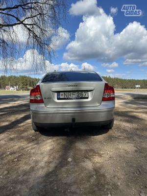 Pelēks Volvo S40 2005 Jurbarkas, ar dzinēja tilpumu 1.80 L un nobraukumu 184 tūkst. km par 2350 €, foto 4 vietnē AUTOMOTO.COM.LV