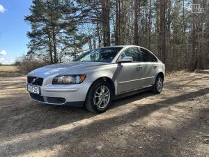 Pelēks Volvo S40 2005 Jurbarkas, ar dzinēja tilpumu 1.80 L un nobraukumu 184 tūkst. km par 2350 €, foto 5 vietnē AUTOMOTO.COM.LV