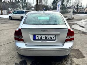 Grey Volvo S40 2005 in Riga, with an engine capacity of 1.60 L and mileage of 252 thousand km for 1750 €, photo 3 on AUTOMOTO.COM.LV