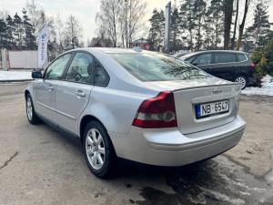 Grey Volvo S40 2005 in Riga, with an engine capacity of 1.60 L and mileage of 252 thousand km for 1750 €, photo 5 on AUTOMOTO.COM.LV