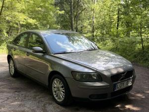 Pelēks Volvo S40 2005 Alīta, ar dzinēja tilpumu 1.56 L un nobraukumu 4 tūkst. km par 1550 €, foto 7 vietnē AUTOMOTO.COM.LV