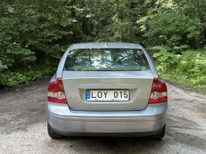 Pelēks Volvo S40 2005 Alīta, ar dzinēja tilpumu 1.56 L un nobraukumu 4 tūkst. km par 1550 €, foto 10 vietnē AUTOMOTO.COM.LV