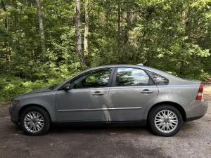 Pelēks Volvo S40 2005 Alīta, ar dzinēja tilpumu 1.56 L un nobraukumu 4 tūkst. km par 1550 €, foto 11 vietnē AUTOMOTO.COM.LV