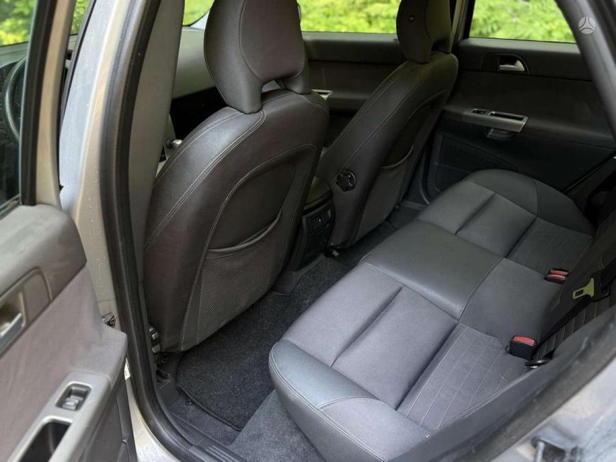 Pelēks Volvo S40 2005 Alīta, ar dzinēja tilpumu 1.56 L un nobraukumu 4 tūkst. km par 1550 €, foto 20 vietnē AUTOMOTO.COM.LV