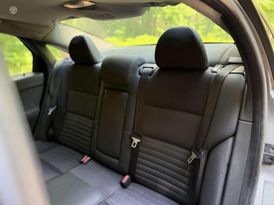 Pelēks Volvo S40 2005 Alīta, ar dzinēja tilpumu 1.56 L un nobraukumu 4 tūkst. km par 1550 €, foto 21 vietnē AUTOMOTO.COM.LV