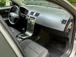 Pelēks Volvo S40 2005 Alīta, ar dzinēja tilpumu 1.56 L un nobraukumu 4 tūkst. km par 1550 €, foto 23 vietnē AUTOMOTO.COM.LV