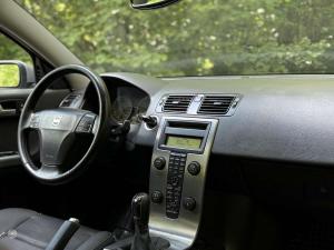 Pelēks Volvo S40 2005 Alīta, ar dzinēja tilpumu 1.56 L un nobraukumu 4 tūkst. km par 1550 €, foto 25 vietnē AUTOMOTO.COM.LV
