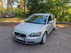 Pelēks Volvo S40 2005 Viļņa, ar dzinēja tilpumu 1.80 L un nobraukumu 336 tūkst. km par 999 €, foto 4 vietnē AUTOMOTO.COM.LV