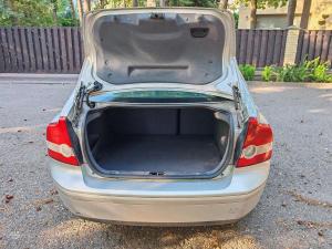 Pelēks Volvo S40 2005 Viļņa, ar dzinēja tilpumu 1.80 L un nobraukumu 336 tūkst. km par 999 €, foto 9 vietnē AUTOMOTO.COM.LV
