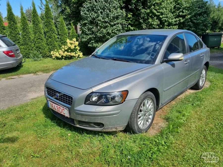 Pelēks Volvo S40 2005 Kauņa, ar dzinēja tilpumu 2.40 L un nobraukumu 283 tūkst. km par 1650 €, foto 4 vietnē AUTOMOTO.COM.LV