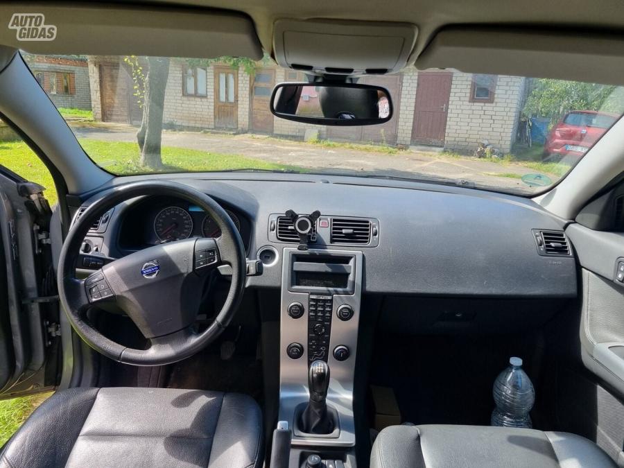 Pelēks Volvo S40 2005 Kauņa, ar dzinēja tilpumu 2.40 L un nobraukumu 283 tūkst. km par 1650 €, foto 10 vietnē AUTOMOTO.COM.LV