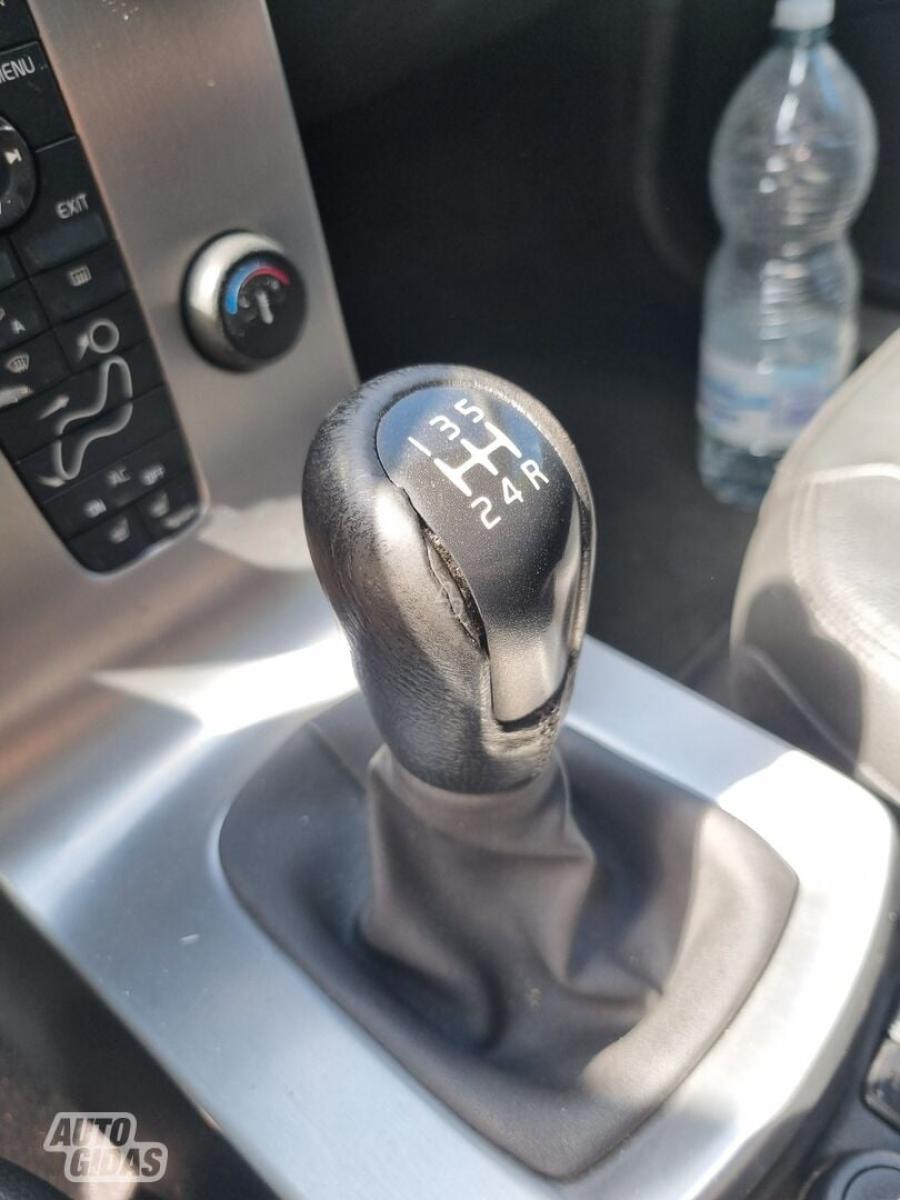 Pelēks Volvo S40 2005 Kauņa, ar dzinēja tilpumu 2.40 L un nobraukumu 283 tūkst. km par 1650 €, foto 15 vietnē AUTOMOTO.COM.LV