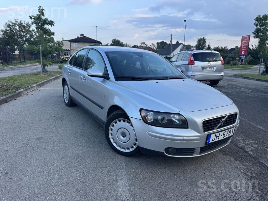 Grey Volvo S40 2005 in Jelgava, with an engine capacity of 2.00 L and mileage of 357 thousand km for 1480 €, photo 1 on AUTOMOTO.COM.LV