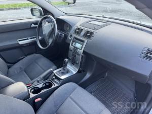 Grey Volvo S40 2005 in Jelgava, with an engine capacity of 2.00 L and mileage of 357 thousand km for 1480 €, photo 7 on AUTOMOTO.COM.LV