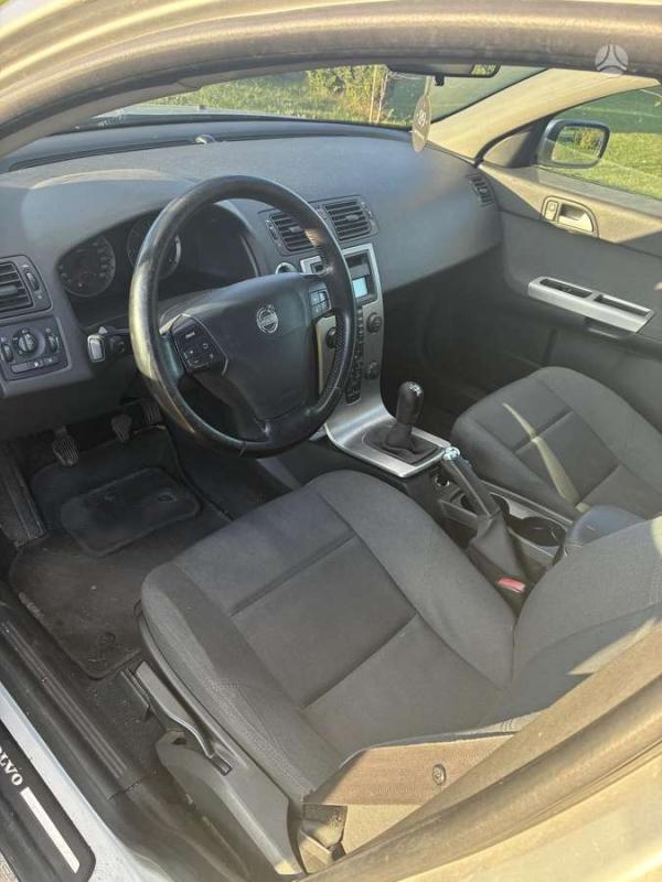 Pelēks Volvo S40 2005 Kauņa, ar dzinēja tilpumu 2.00 L un nobraukumu 363 tūkst. km par 750 €, foto 6 vietnē AUTOMOTO.COM.LV