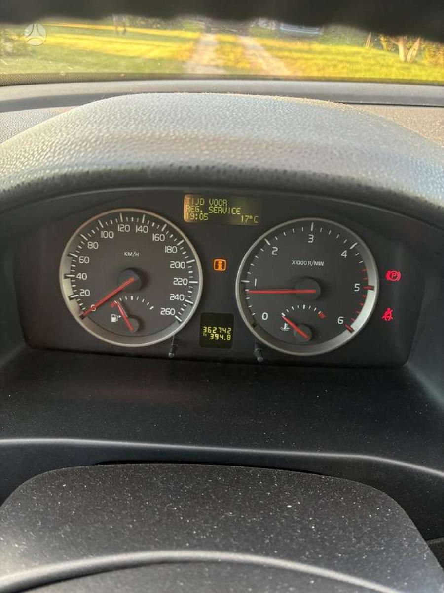 Grey Volvo S40 2005 in Kaunas, with an engine capacity of 2.00 L and mileage of 363 thousand km for 750 €, photo 8 on AUTOMOTO.COM.LV