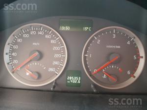 Grey Volvo S40 2005 in Riga, with an engine capacity of 1.60 L and mileage of 285 thousand km for 1700 €, photo 5 on AUTOMOTO.COM.LV