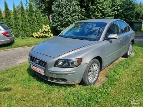 Pelēks Volvo S40 2005 Kauņa, ar dzinēja tilpumu 2.40 L un nobraukumu 283 tūkst. km par 1450 €, foto 4 vietnē AUTOMOTO.COM.LV