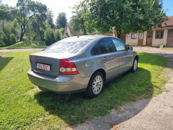 Pelēks Volvo S40 2005 Kauņa, ar dzinēja tilpumu 2.40 L un nobraukumu 283 tūkst. km par 1450 €, foto 8 vietnē AUTOMOTO.COM.LV