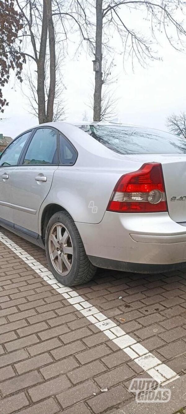 Grey Volvo S40 2006 in Elektrenai, with an engine capacity of 2.00 L and mileage of 430 thousand km for 950 €, photo 2 on AUTOMOTO.COM.LV